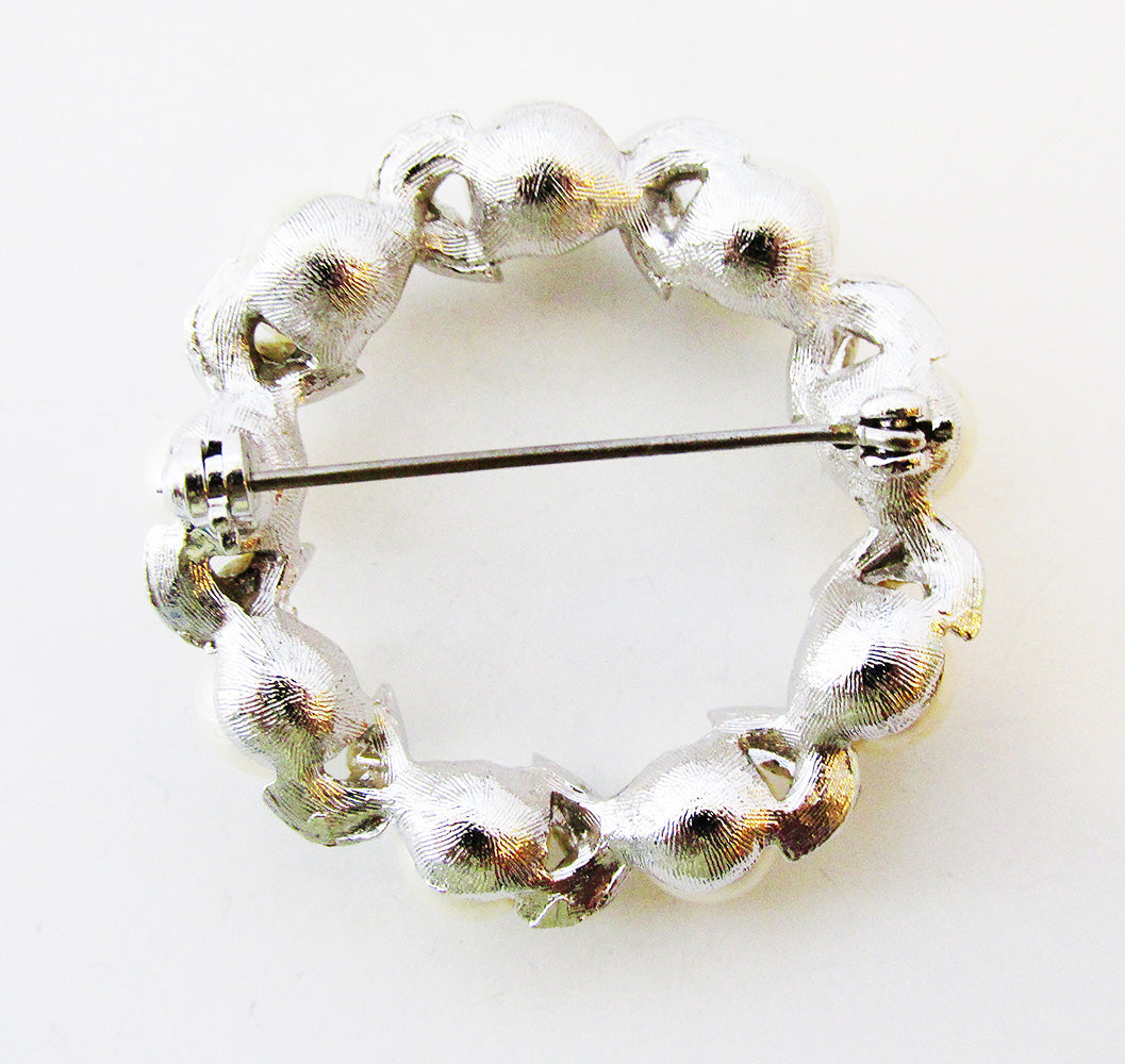 Lovely 1960s Mid-Century Sparkling Diamante and Pearl Circle Pin